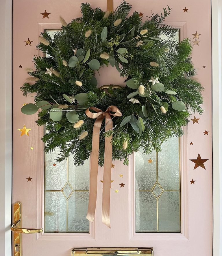 37 Christmas Door Decorations That Will Make Your Home the Most Festive ...