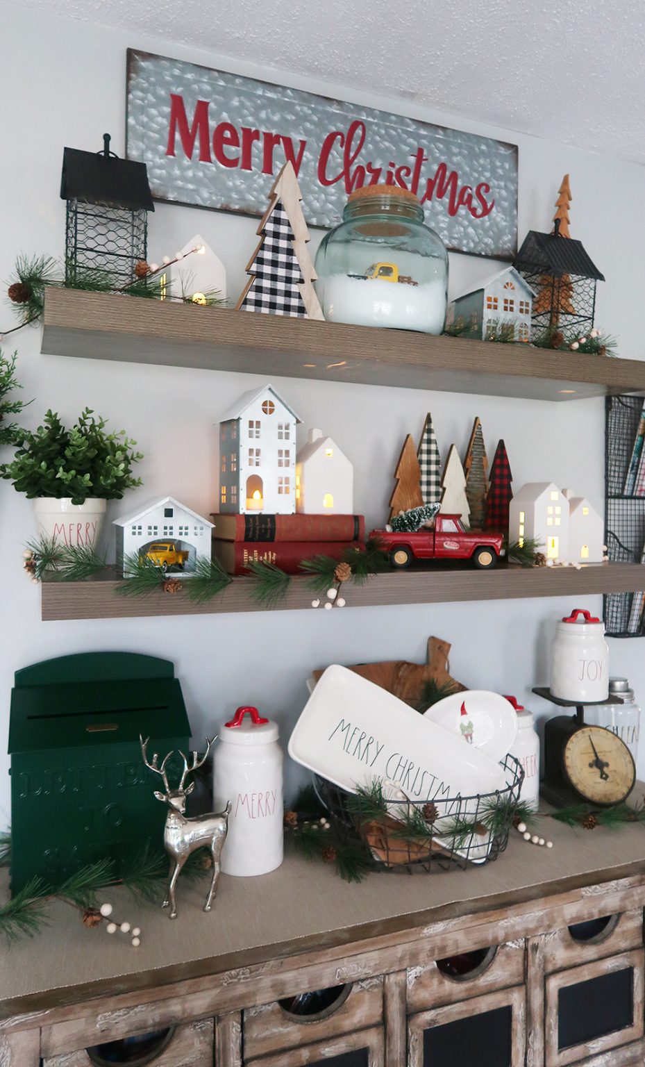25 Christmas Shelf Decor Ideas to Transform Your Home into a Festive ...