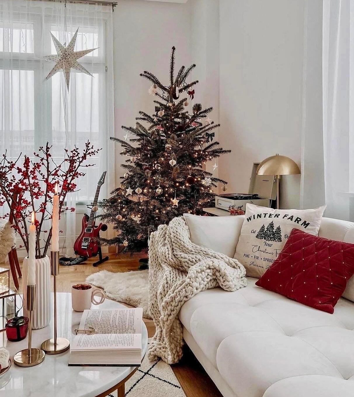 23 Christmas Decor Trends 2025: Cozy, Modern, and Timeless Styles for a ...