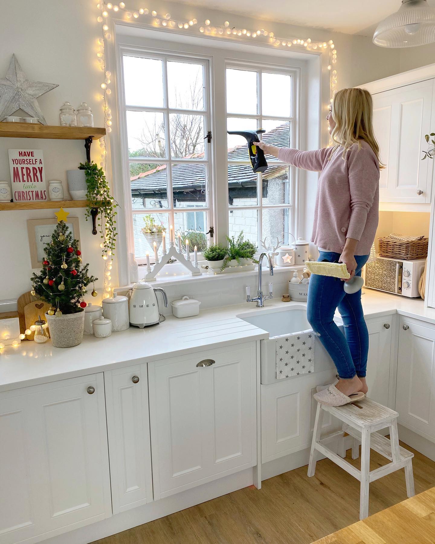34 Christmas Kitchen Decor Ideas to Transform Your Space into a Festive ...