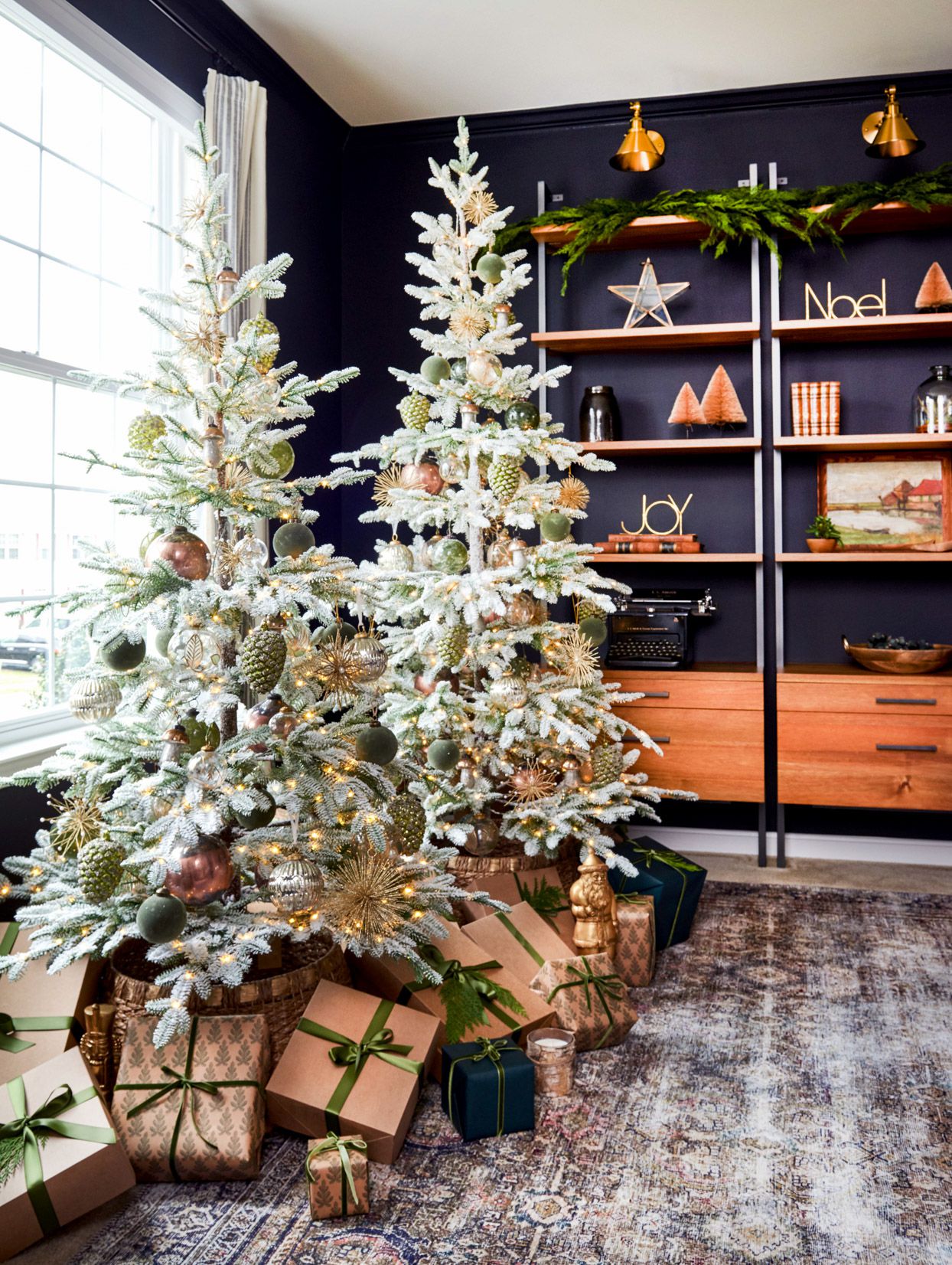 23 Christmas Decor Trends 2025: Cozy, Modern, and Timeless Styles for a ...