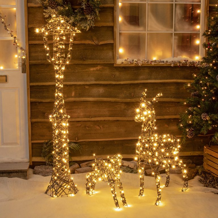 25 Christmas Outdoor Light Ideas to Create a Magical Atmosphere in Your ...