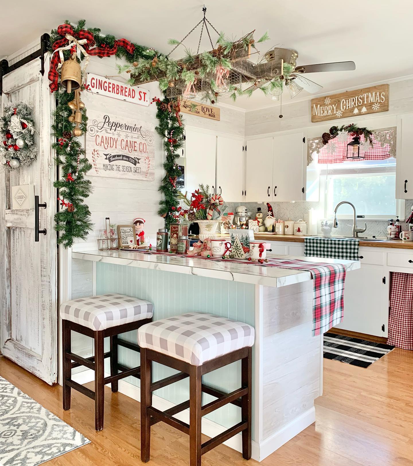 34 Christmas Kitchen Decor Ideas to Transform Your Space into a Festive ...