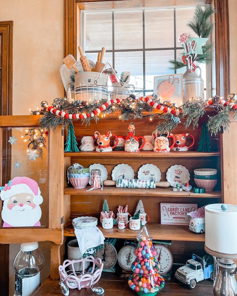 25 Christmas Shelf Decor Ideas to Transform Your Home into a Festive ...