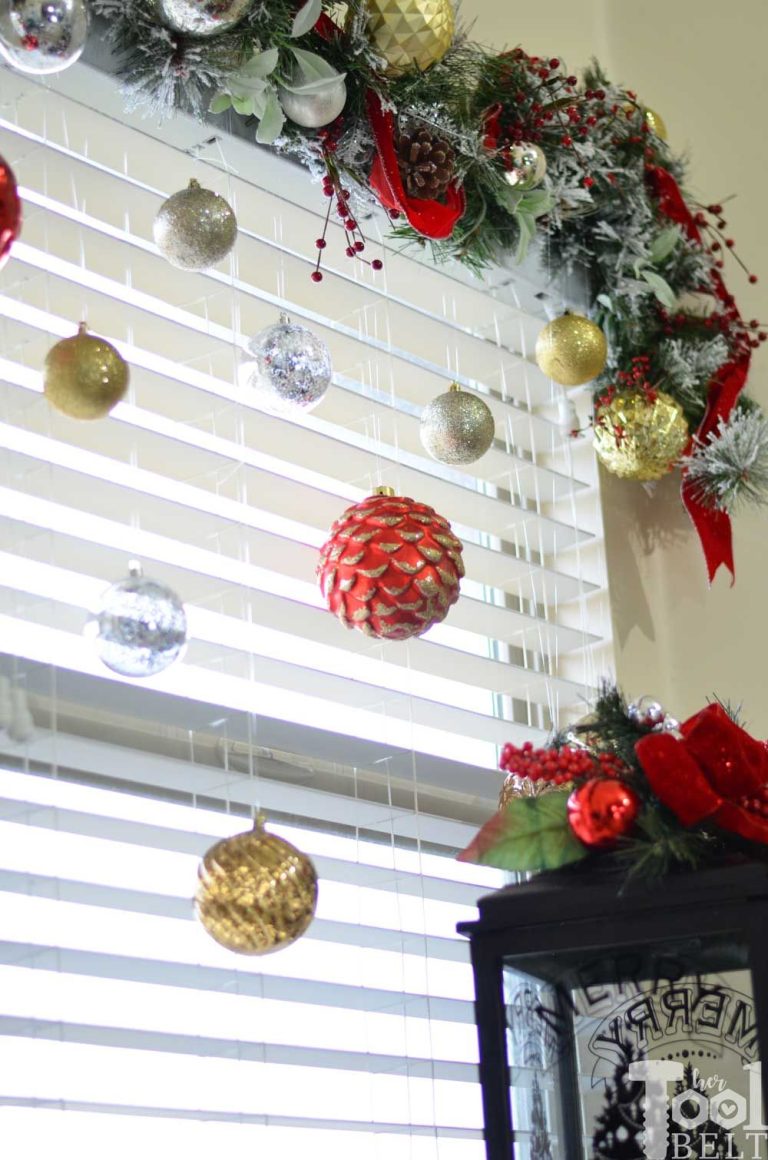 22 Christmas Window Decor Ideas to Make Your Home Shine This Holiday ...