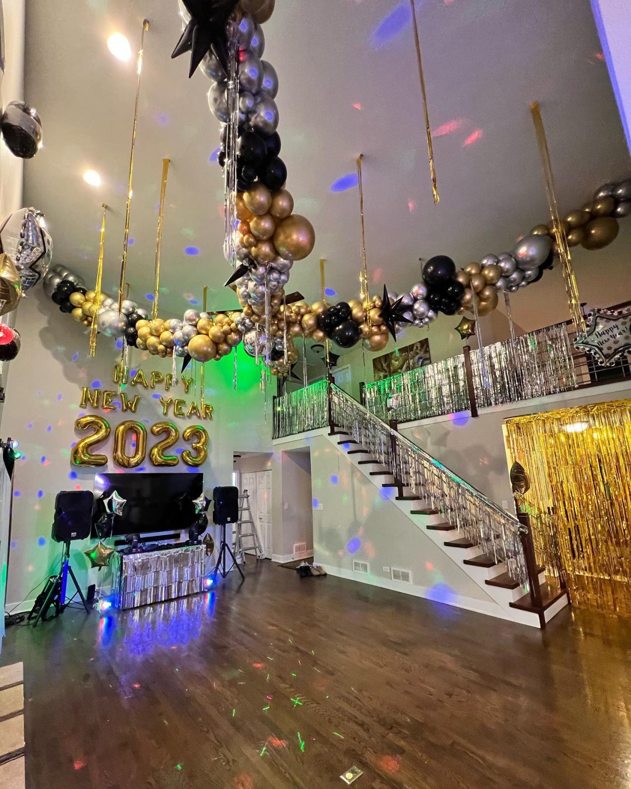 24 New Year's Eve Party Decorations to Make Your Celebration ...