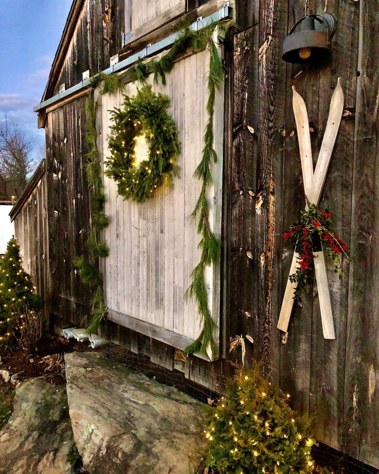 36 Outdoor Christmas Decorations That Will Transform Your Home Into a ...