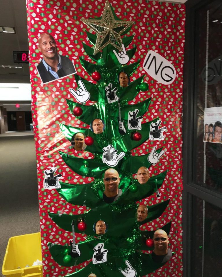 31 Christmas Classroom Door Ideas: Creative and Fun Ways to Deck the ...