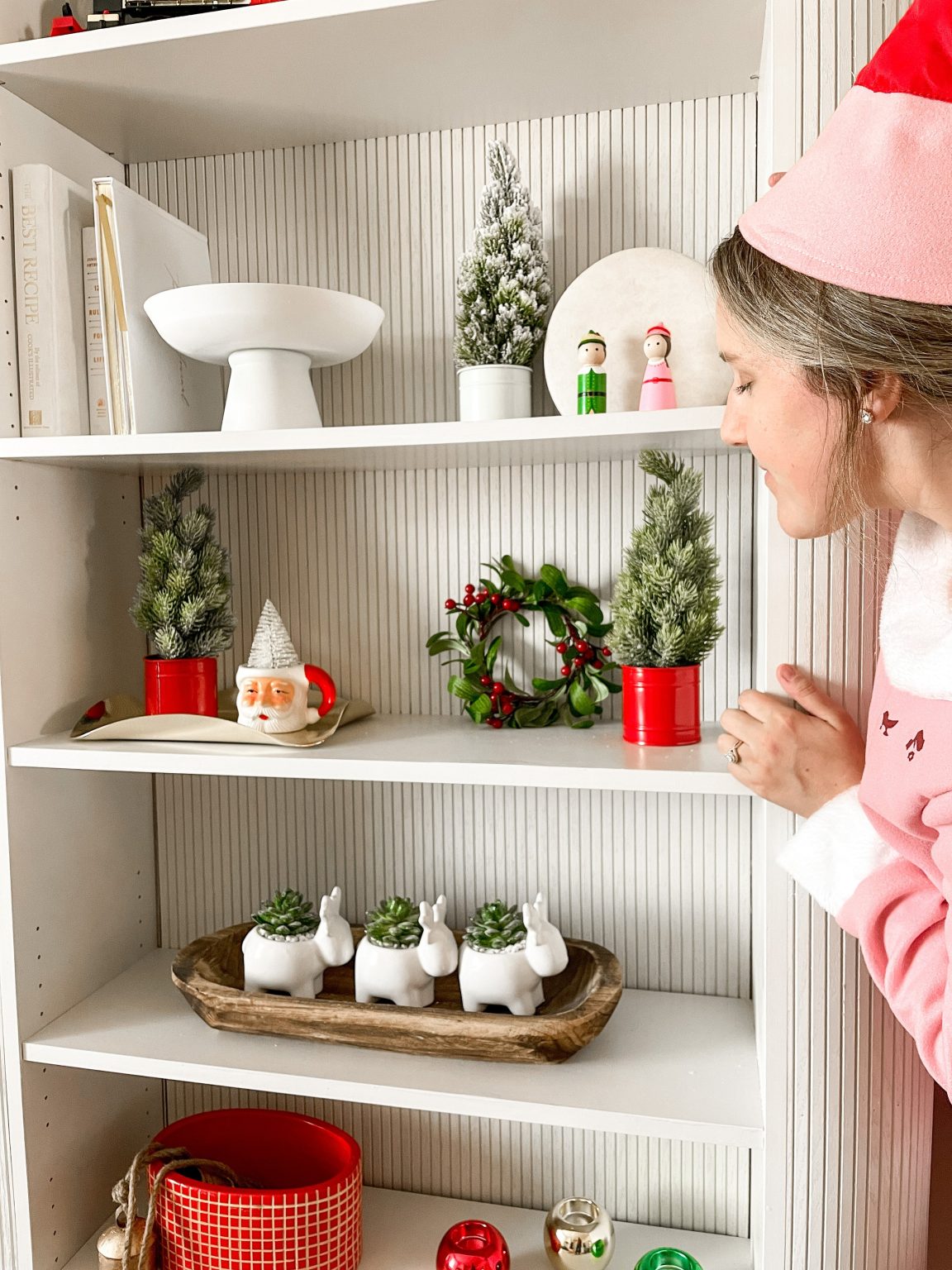 25 Christmas Shelf Decor Ideas to Transform Your Home into a Festive ...