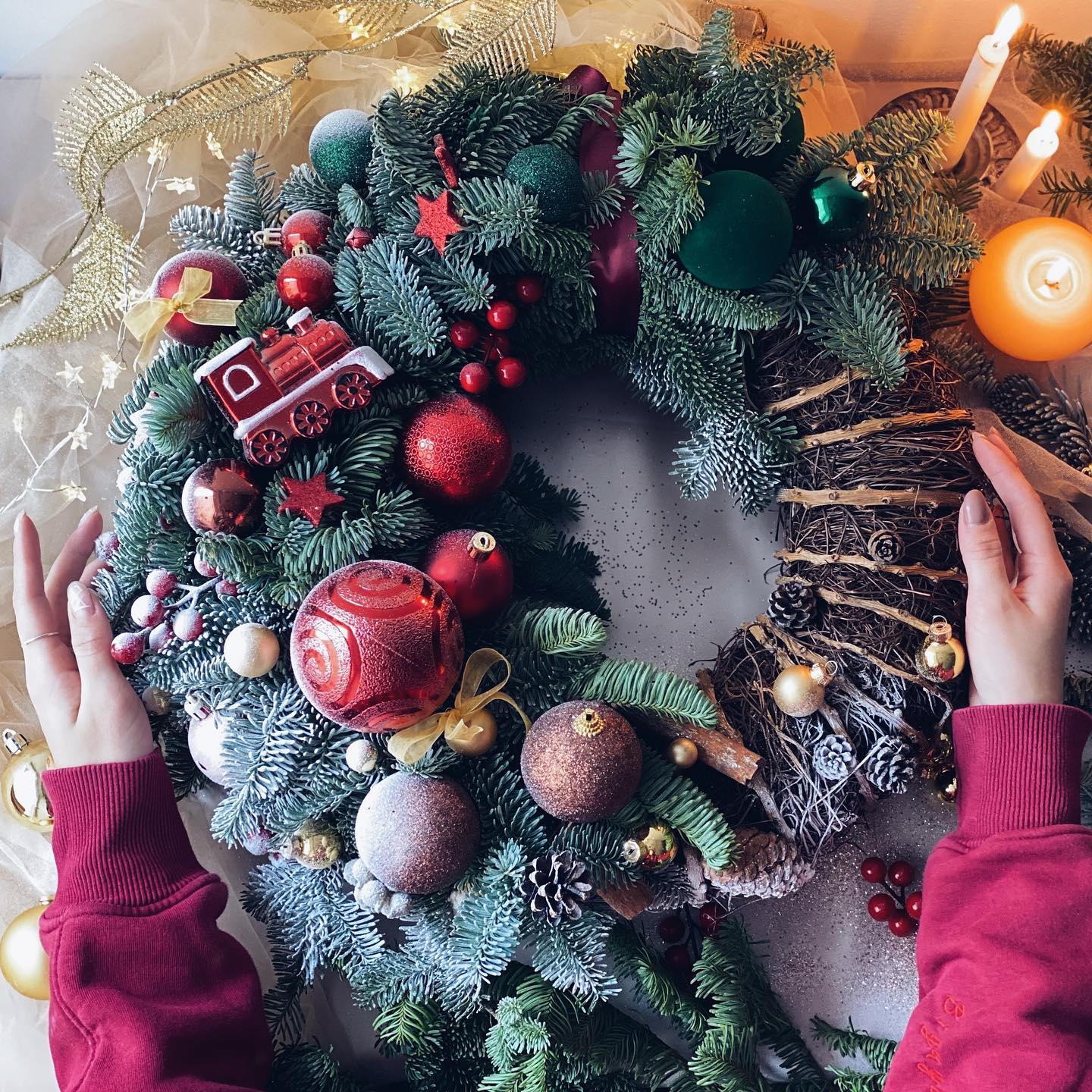 31 Winter Wreath Ideas to Transform Your Front Door into a Holiday ...