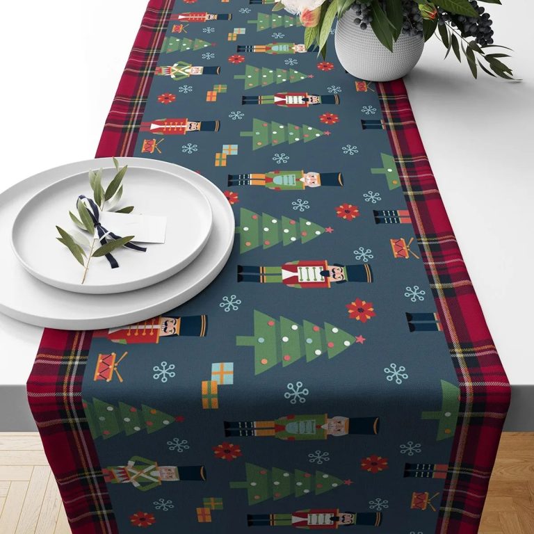 26 Christmas Table Runner Ideas to Transform Your Holiday Table into a ...