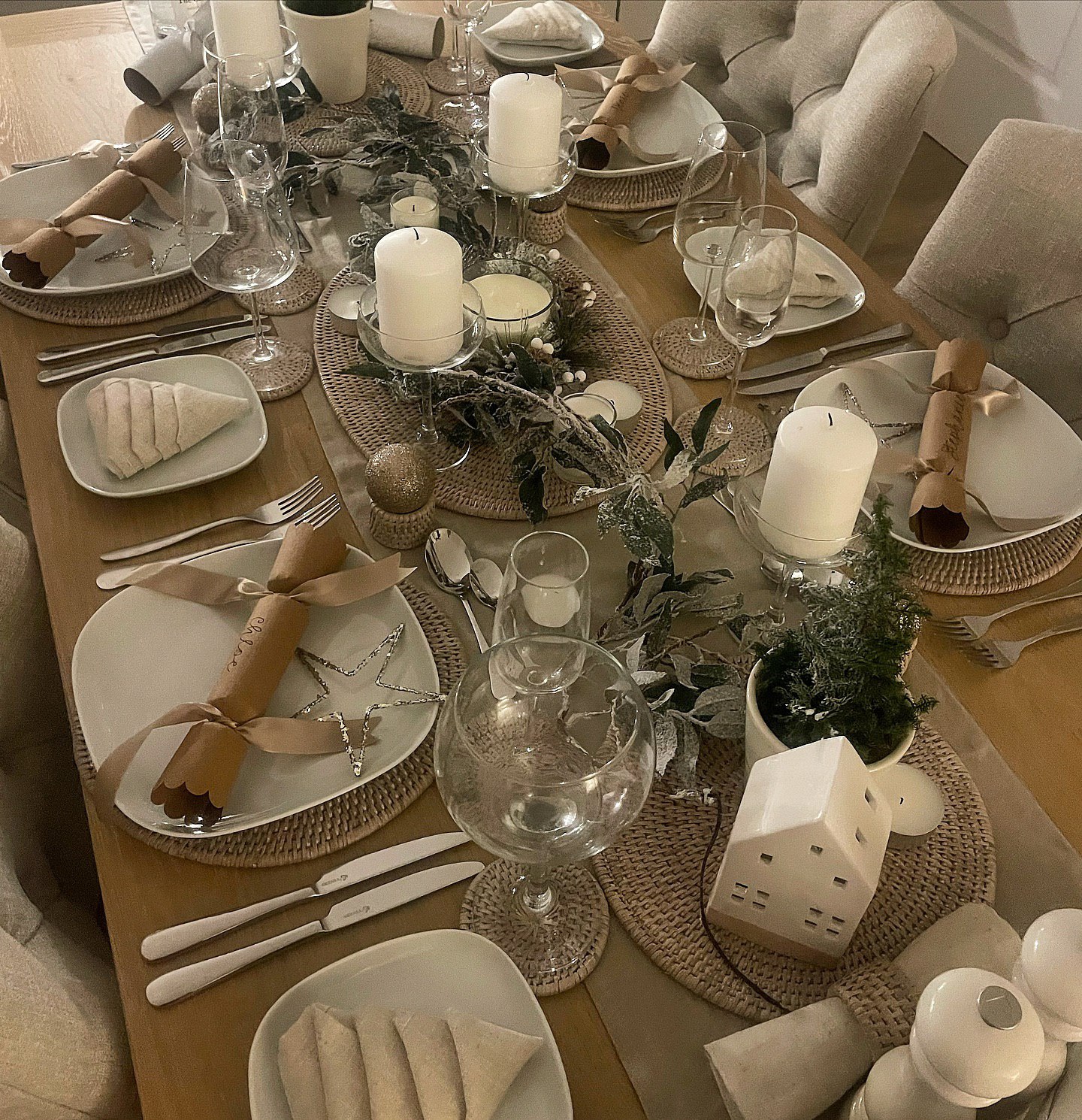 33 Christmas Table Decor Ideas for 2025: Elegant, Festive, and DIY ...
