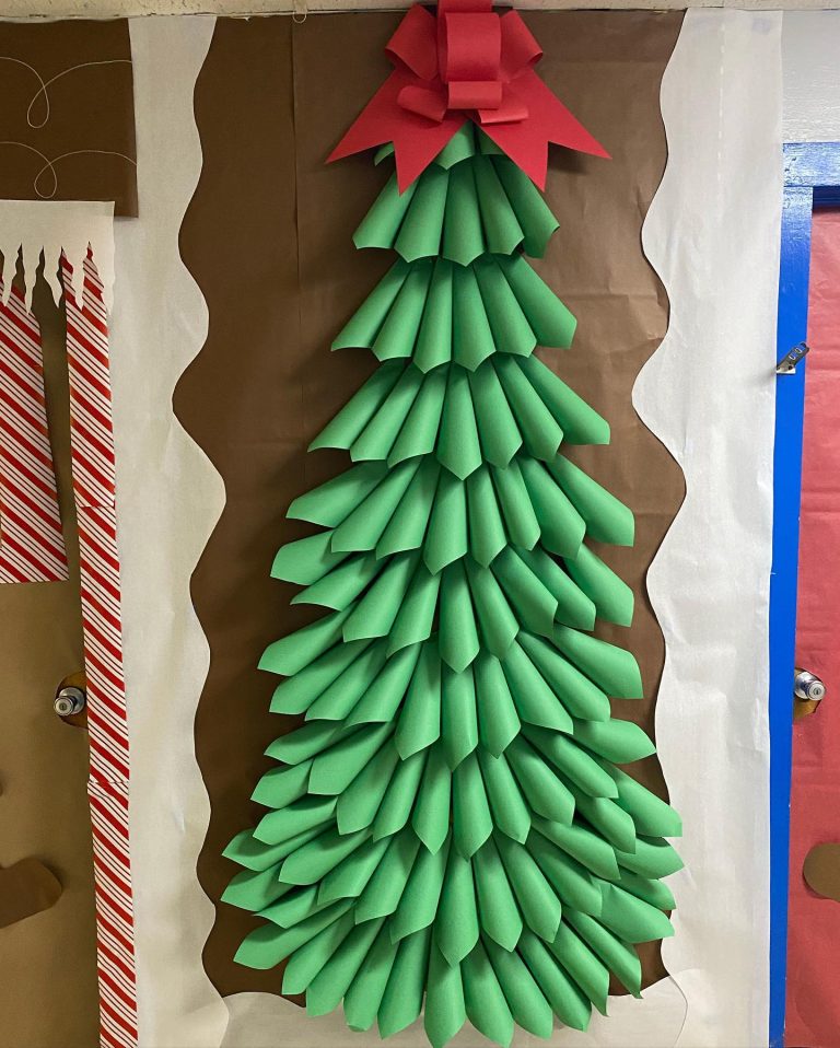 31 Christmas Classroom Door Ideas: Creative and Fun Ways to Deck the ...
