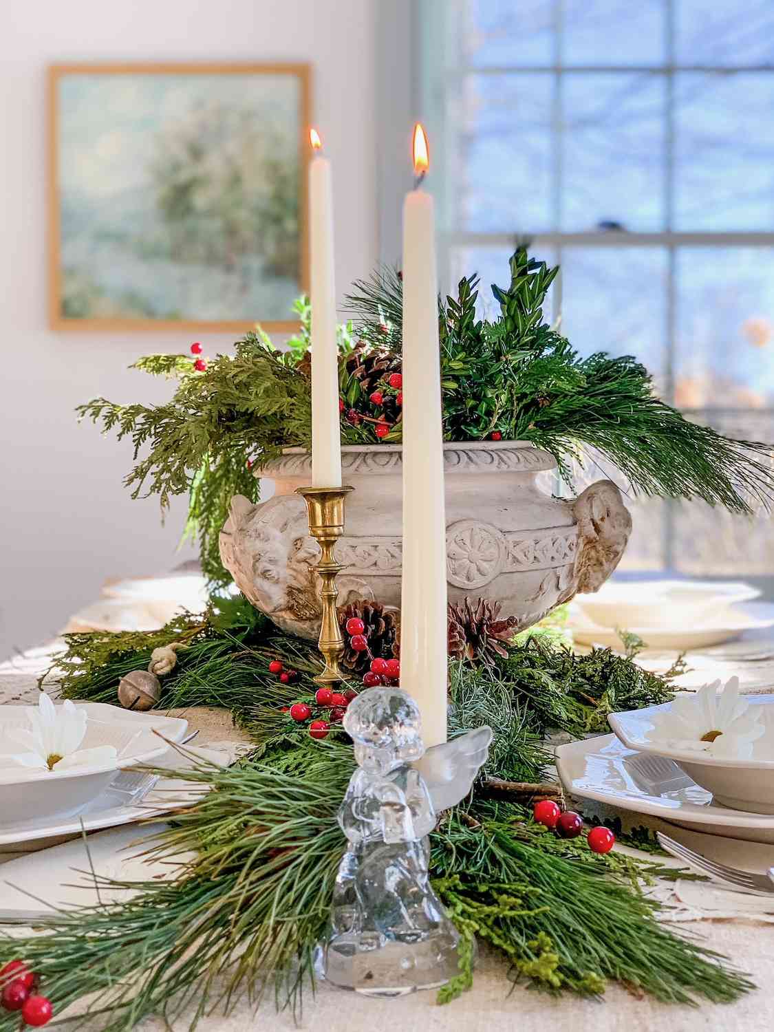24 Christmas Centerpiece Ideas to Create a Magical Table Setting ...