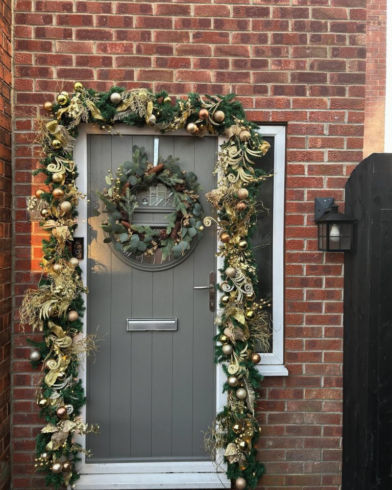 37 Christmas Door Decorations That Will Make Your Home the Most Festive ...