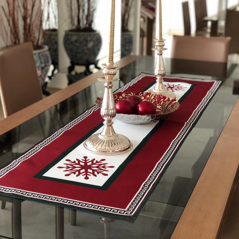 26 Christmas Table Runner Ideas to Transform Your Holiday Table into a ...