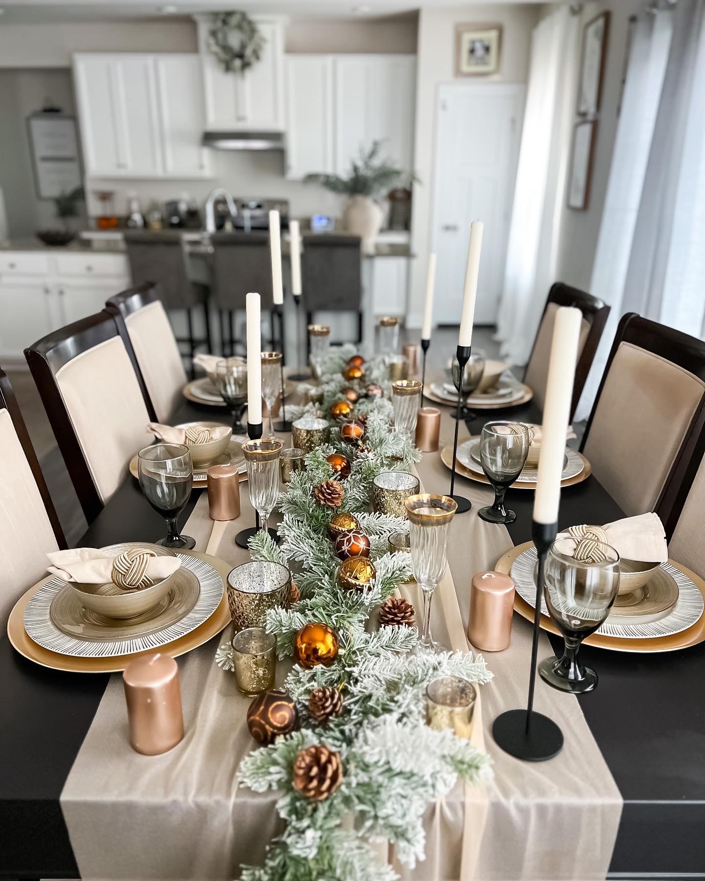 33 Christmas Table Decor Ideas for 2025: Elegant, Festive, and DIY ...