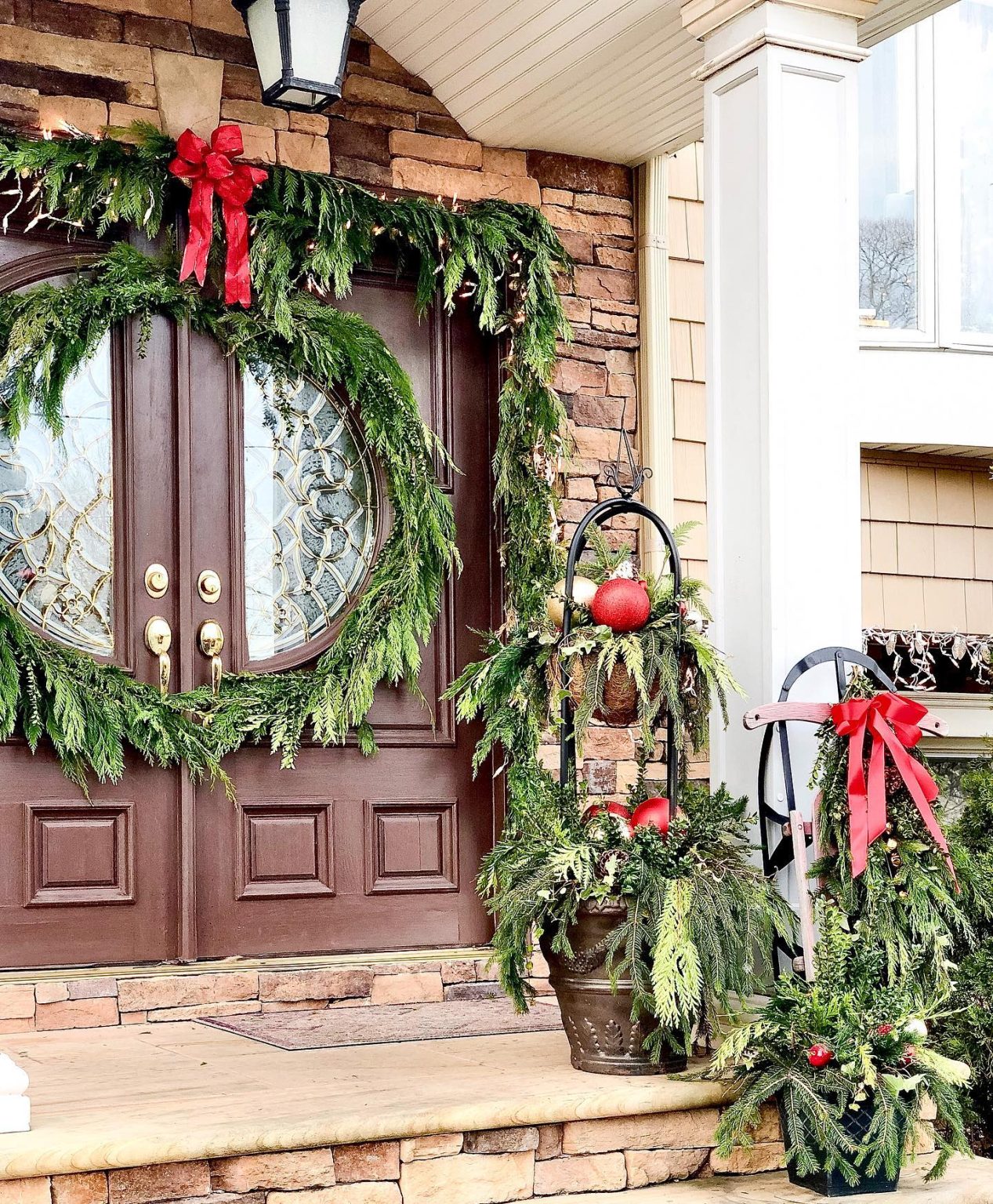 36 Outdoor Christmas Decorations That Will Transform Your Home Into a ...