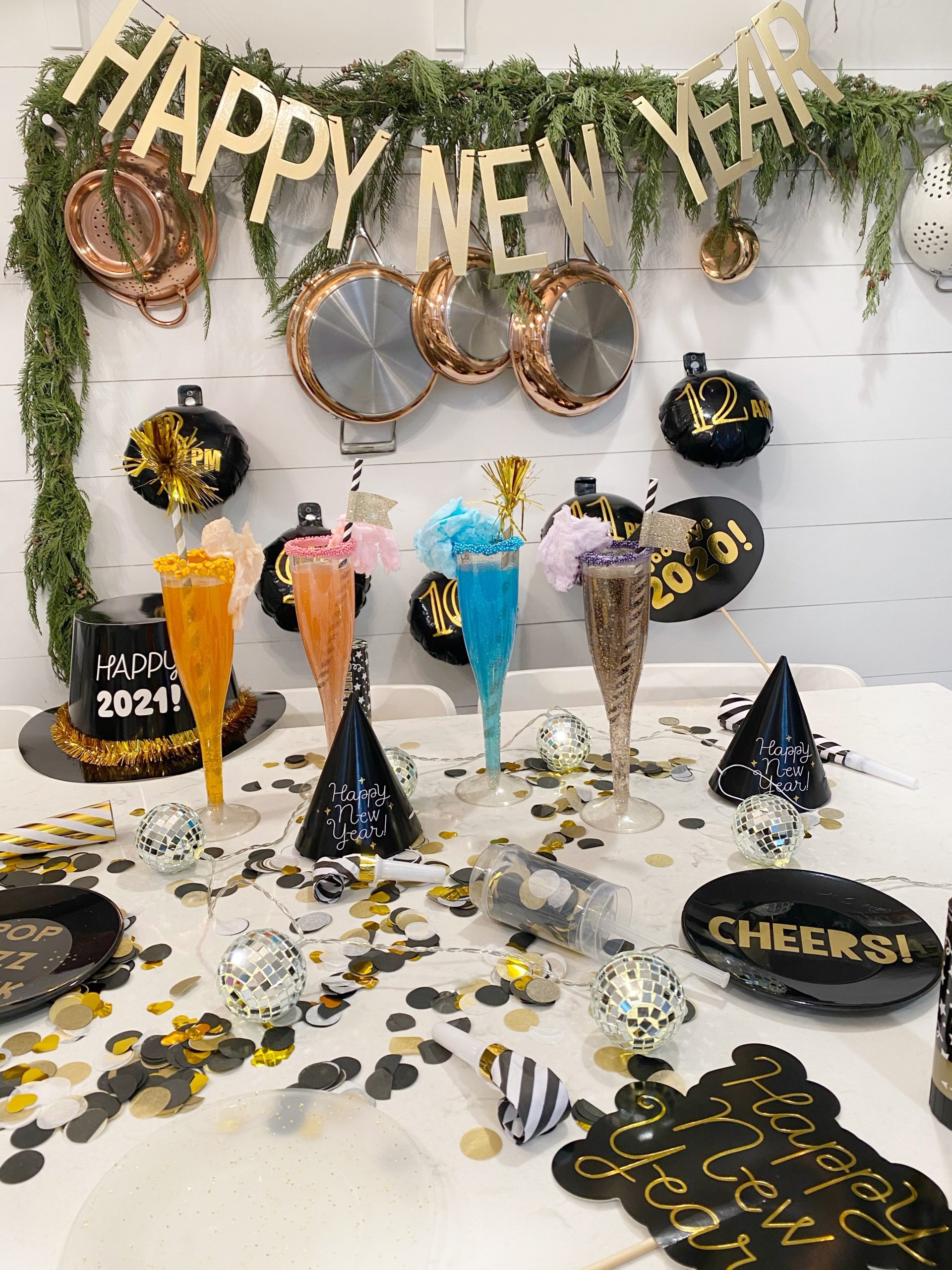 24 New Year's Eve Party Decorations to Make Your Celebration ...