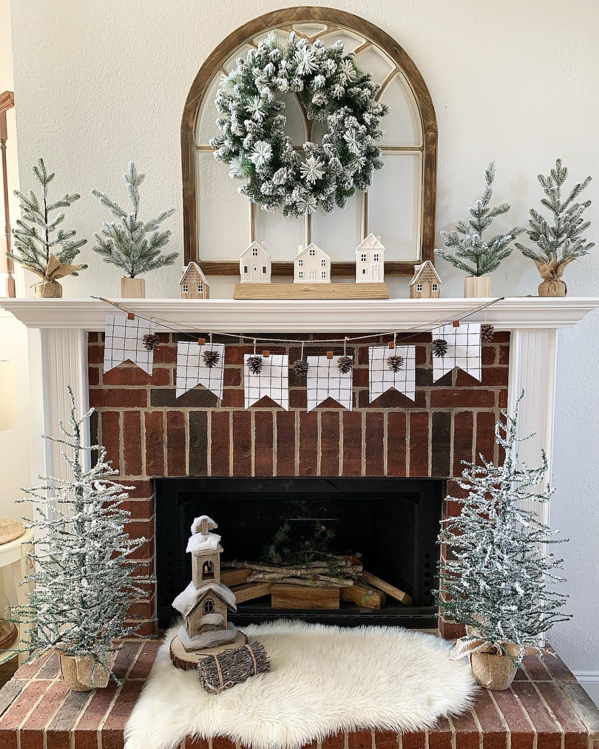 28 Winter Fireplace Decor Ideas to Create a Cozy, Festive, and Inviting ...