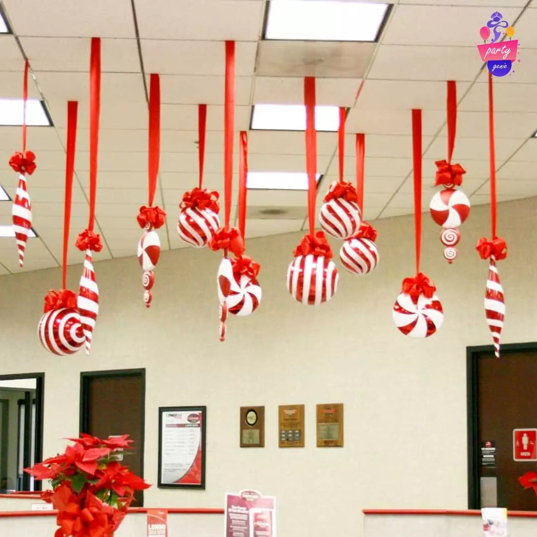 25 Christmas Office Decorations to Transform Your Workspace into a ...