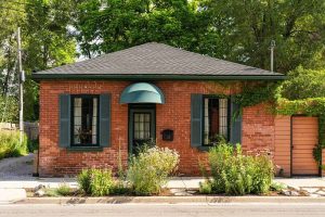 24 Stunning Red Brick House Exterior Ideas to Transform Your Home’s ...