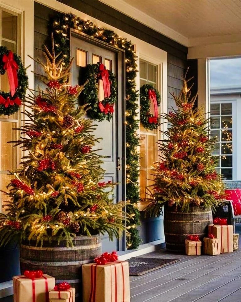 25 Christmas House Exterior Ideas: Classic and Modern Designs to ...