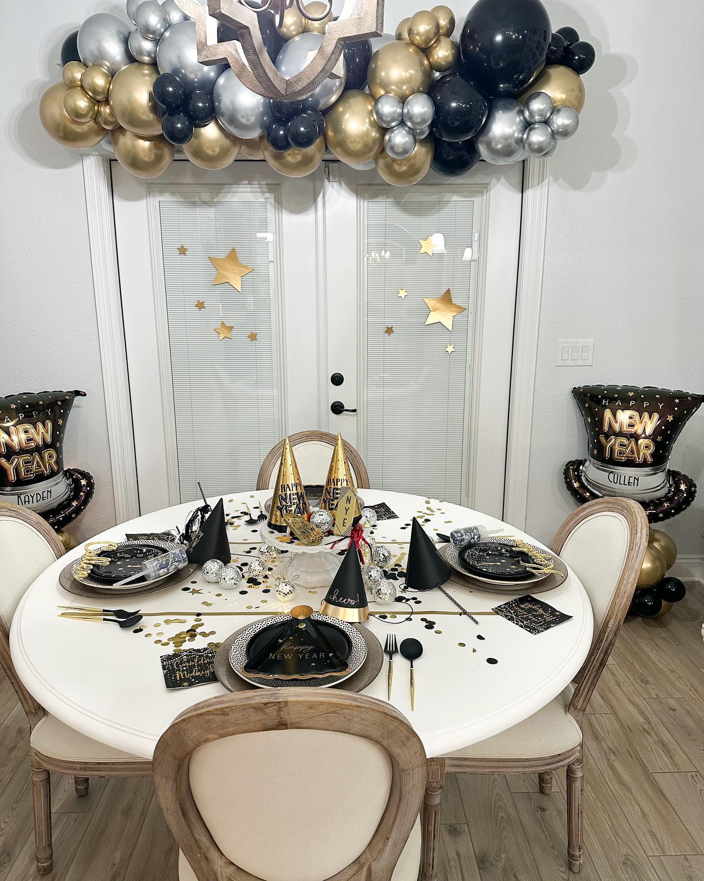 25 Last Minute New Year's Eve Decor Ideas for a Stylish Celebration ...