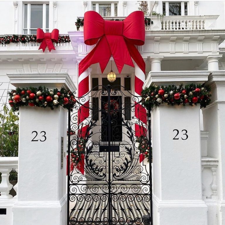 25 Christmas House Exterior Ideas: Classic and Modern Designs to ...