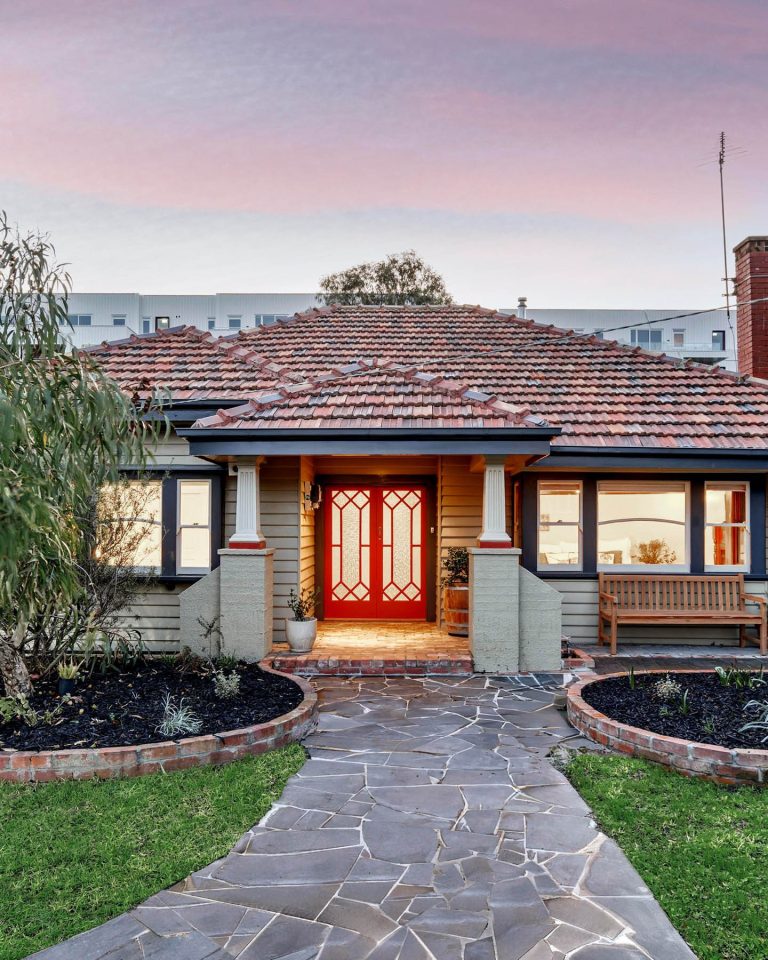 21 Stunning Cape Cod House Exterior Ideas to Enhance Curb Appeal and ...