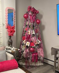 25 Christmas Office Decorations to Transform Your Workspace into a ...