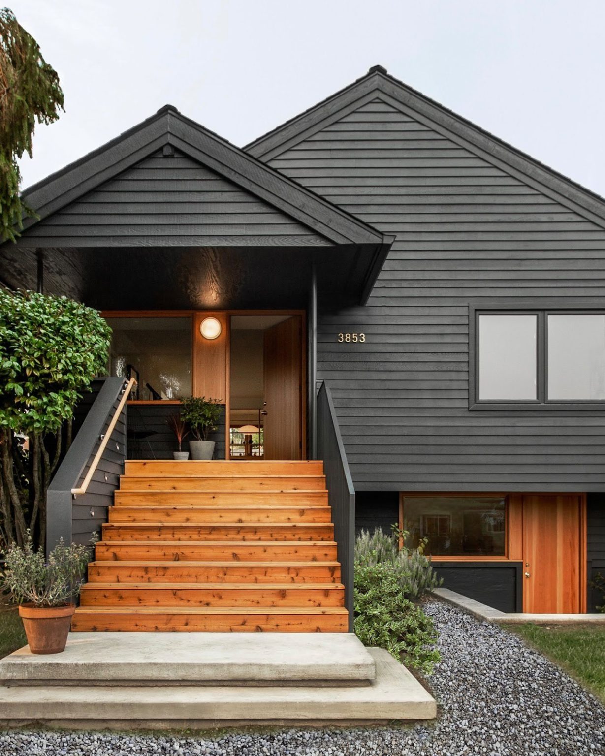 30 Black and Cedar House Exterior Ideas: Modern Farmhouses, Rustic ...