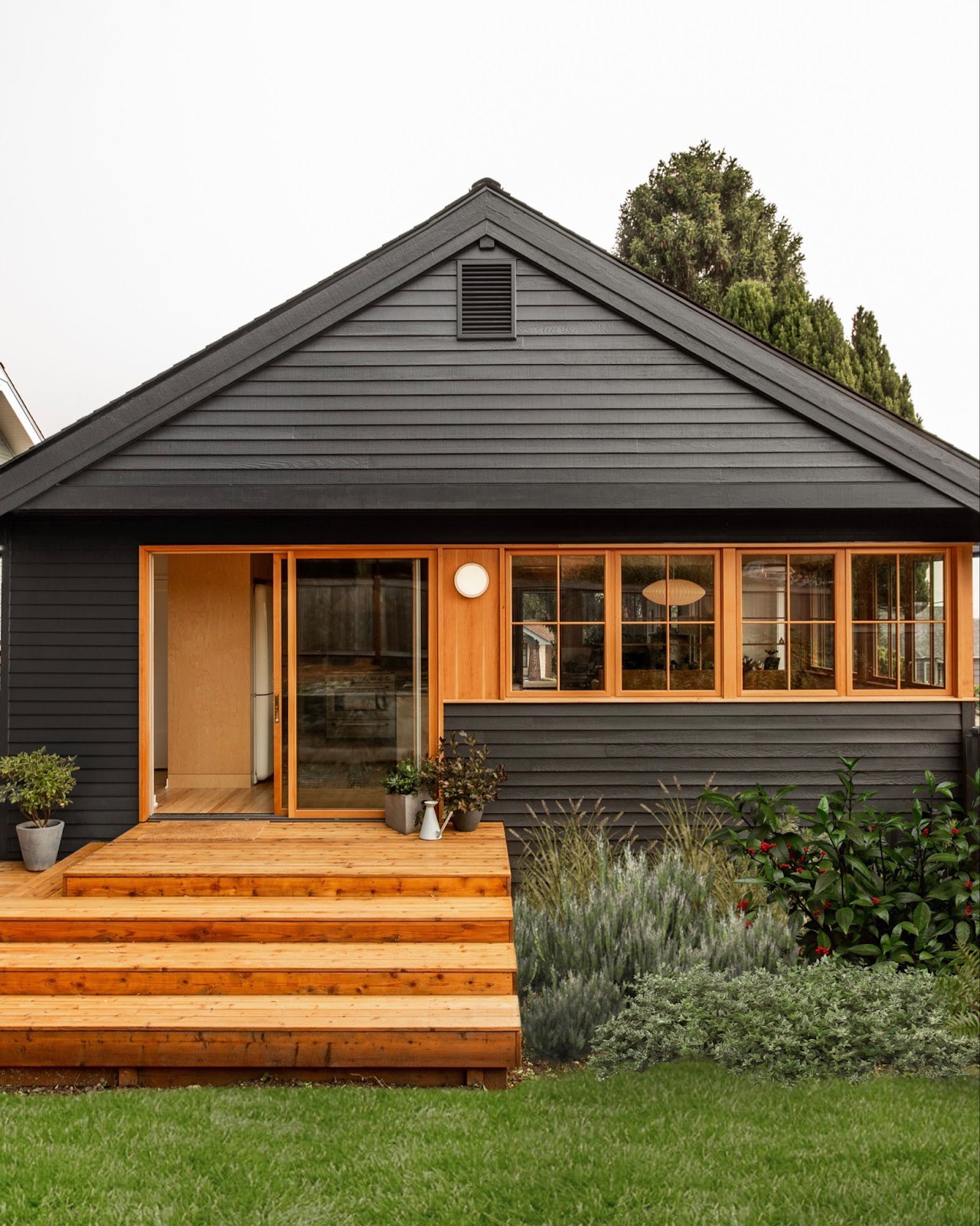 30 Black and Cedar House Exterior Ideas: Modern Farmhouses, Rustic ...