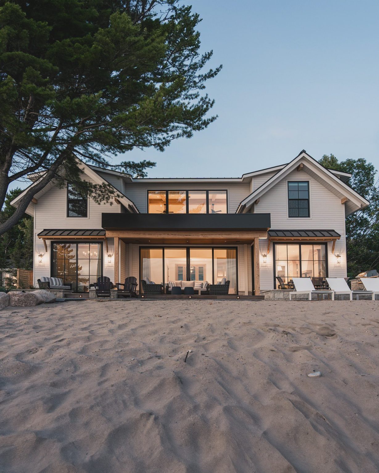 21 Stunning Cape Cod House Exterior Ideas to Enhance Curb Appeal and ...