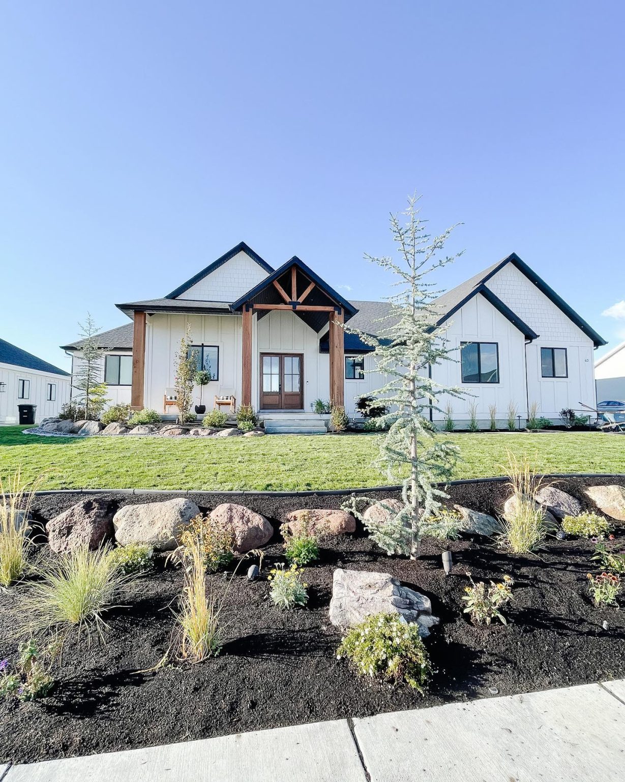 29 Modern Farmhouse Exterior Ideas: How to Elevate Your Home with ...