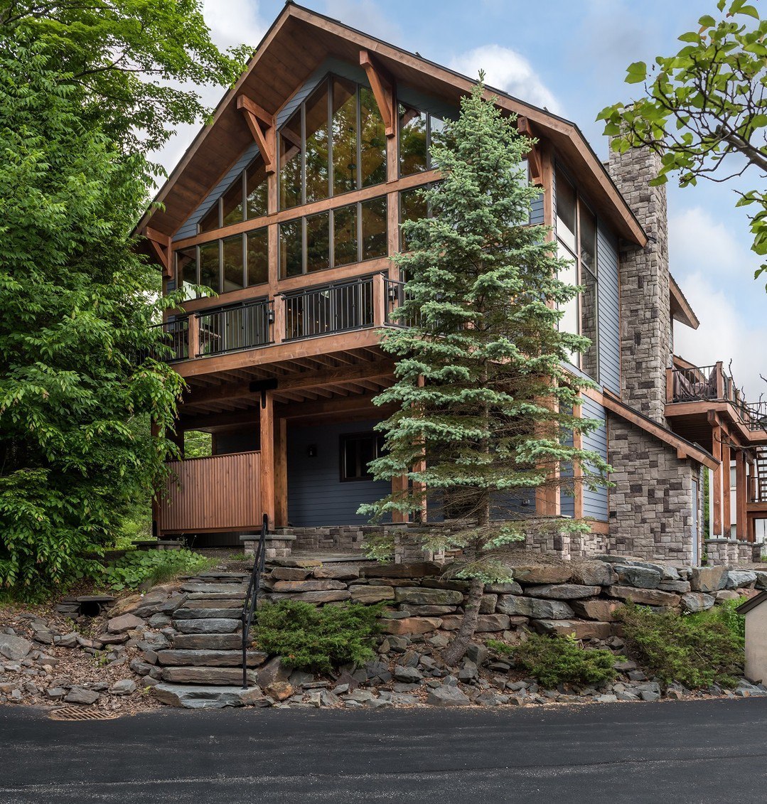 30 Black and Cedar House Exterior Ideas: Modern Farmhouses, Rustic ...