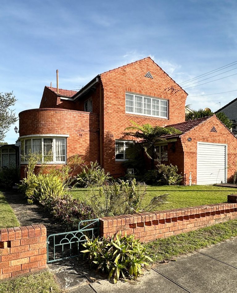 24 Stunning Red Brick House Exterior Ideas to Transform Your Home’s ...