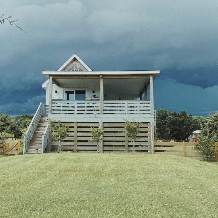 35 Beach House Exterior Ideas That Blend Modern Style with Coastal ...