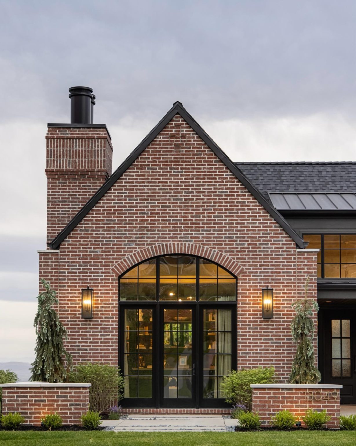 24 Stunning Red Brick House Exterior Ideas to Transform Your Home’s ...