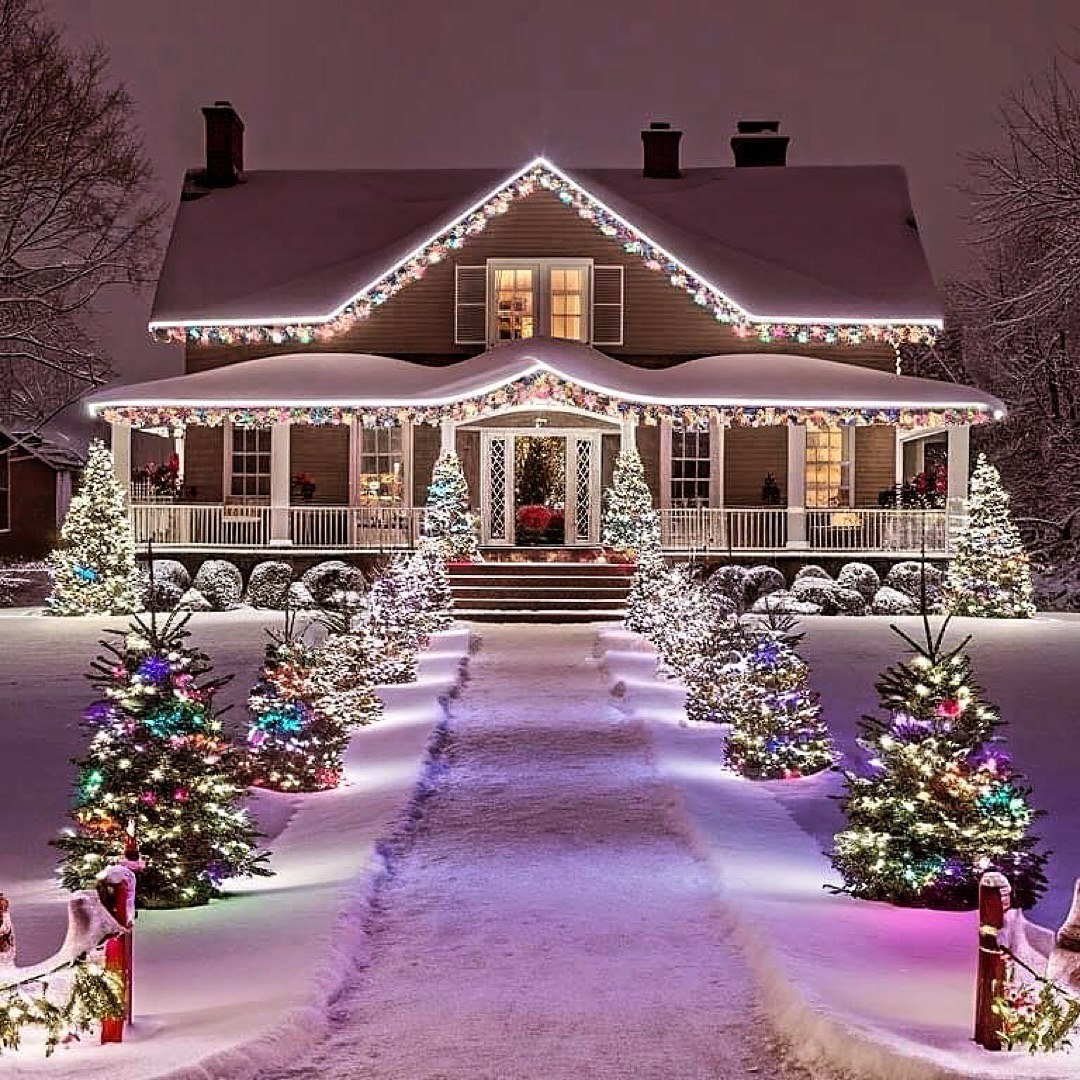 25 Christmas House Exterior Ideas: Classic and Modern Designs to ...