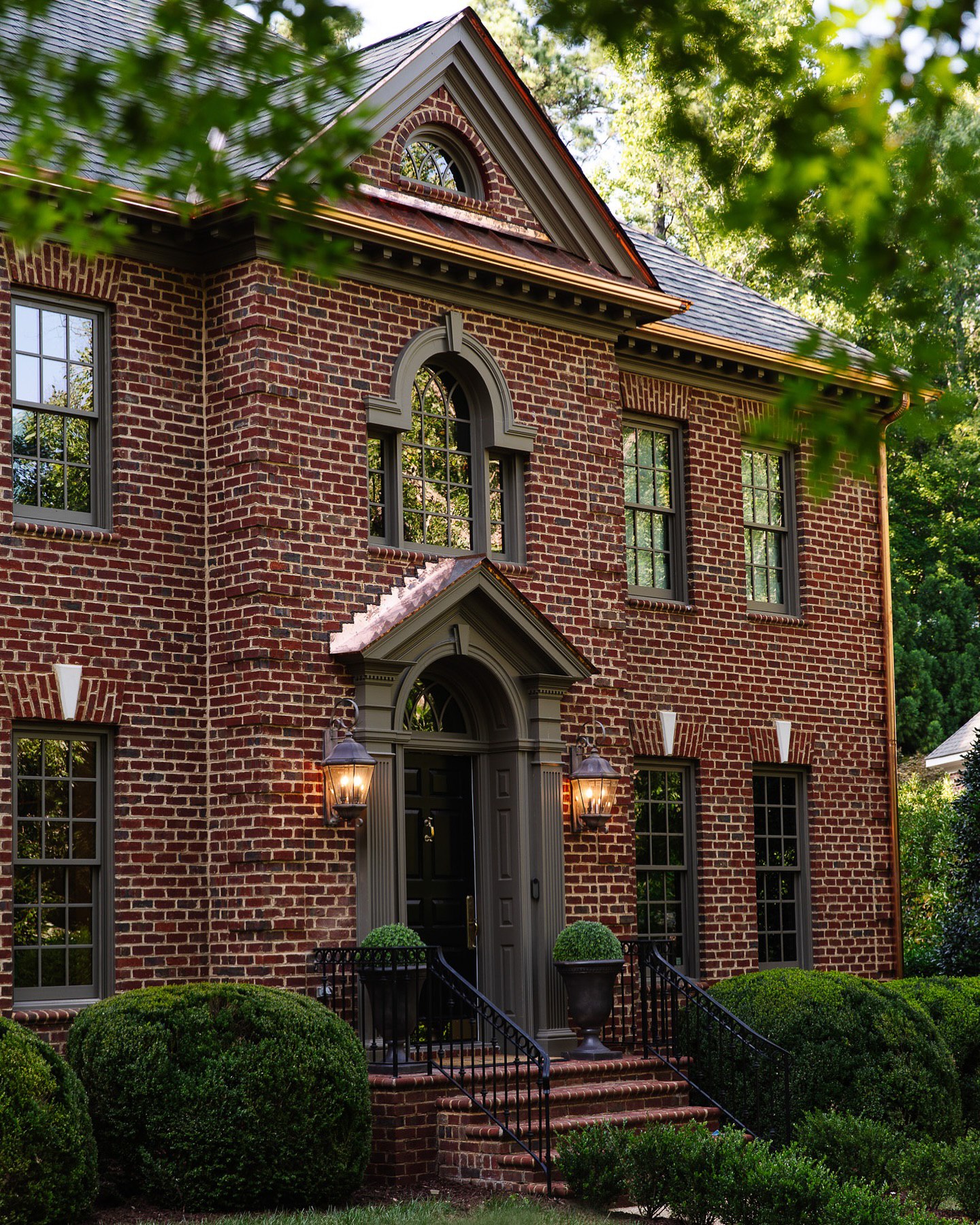 24 Stunning Red Brick House Exterior Ideas to Transform Your Home’s ...