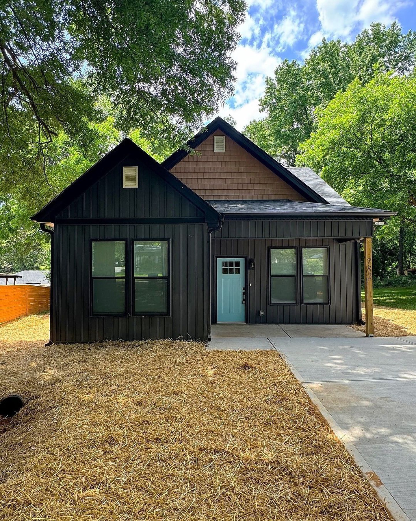 30 Black and Cedar House Exterior Ideas: Modern Farmhouses, Rustic ...
