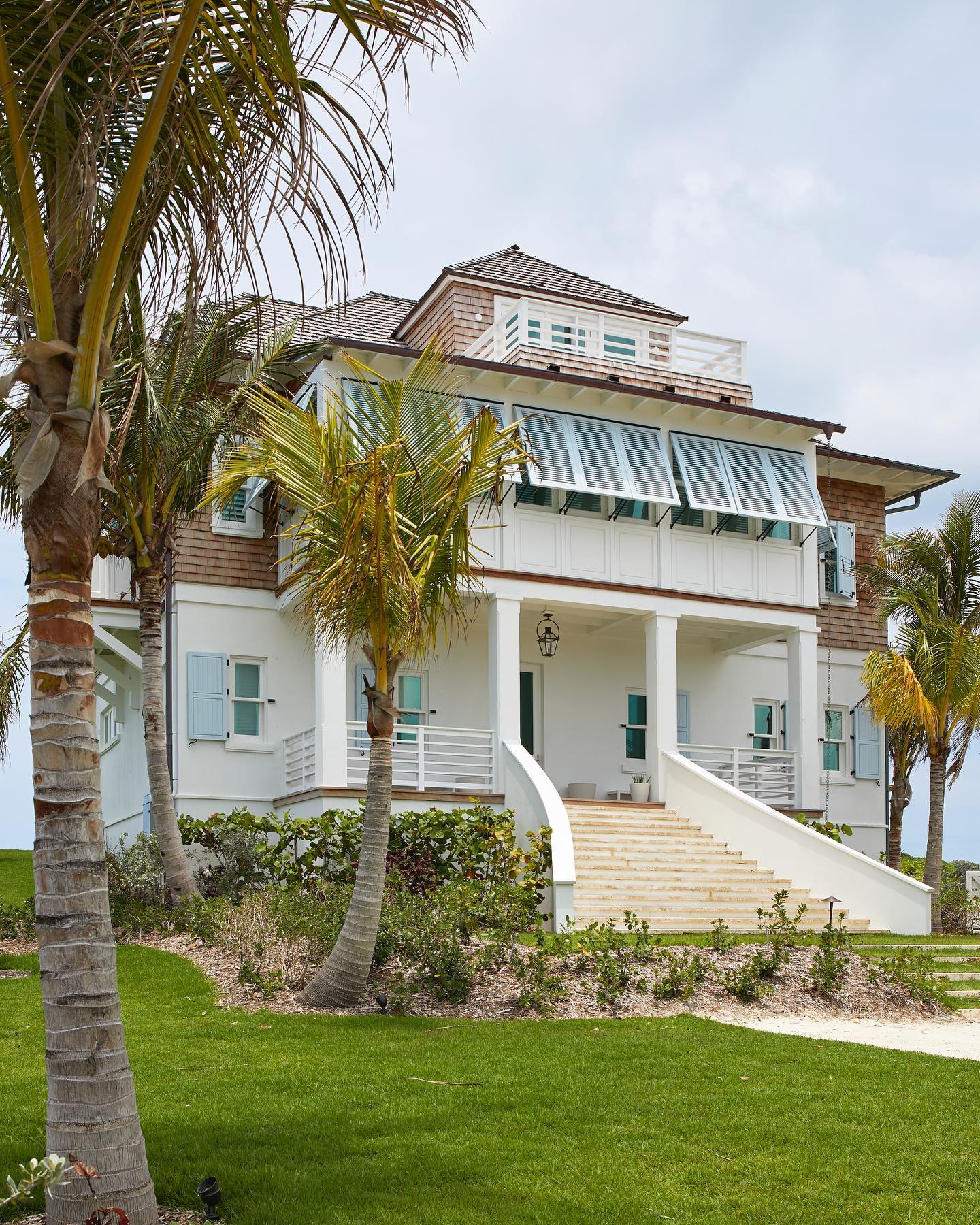 35 Beach House Exterior Ideas That Blend Modern Style with Coastal ...