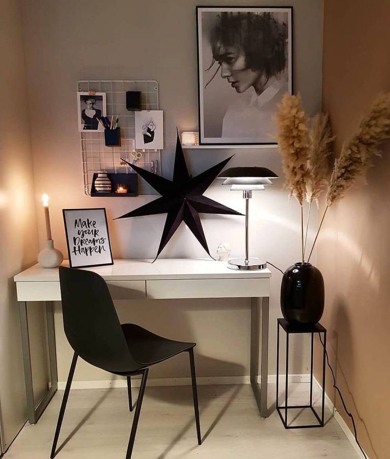 25 Christmas Office Decorations to Transform Your Workspace into a ...