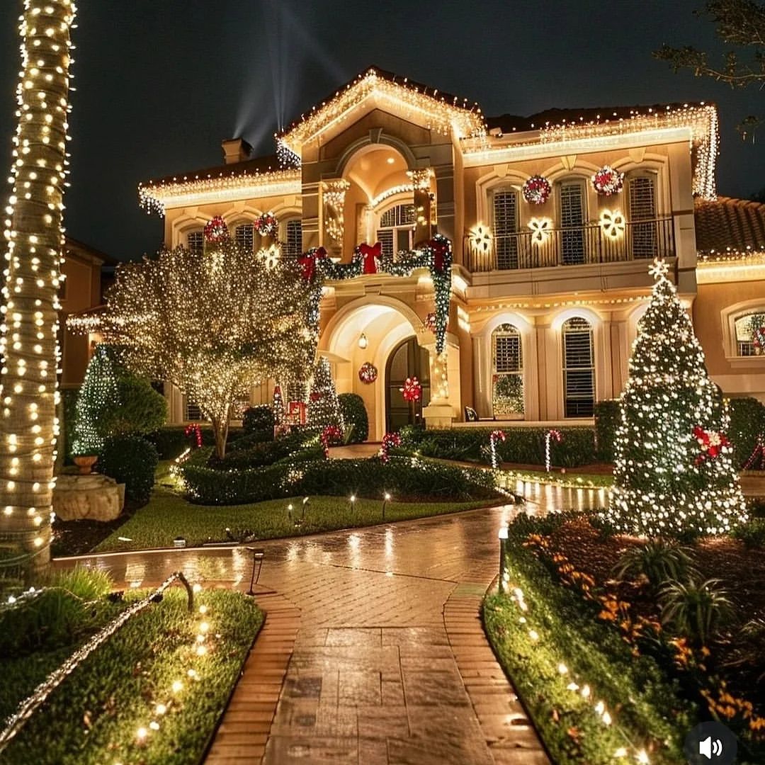 25 Christmas House Exterior Ideas: Classic and Modern Designs to ...