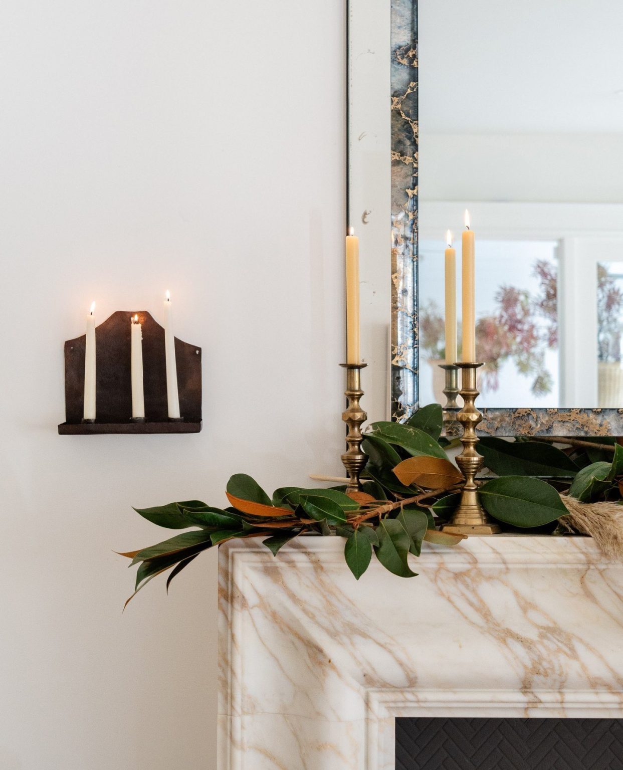25 Mantle Decorating Ideas to Transform Your Fireplace for Every Season ...