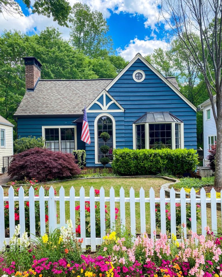 25 Stunning Blue House Exterior Ideas: From Modern Designs to Timeless ...