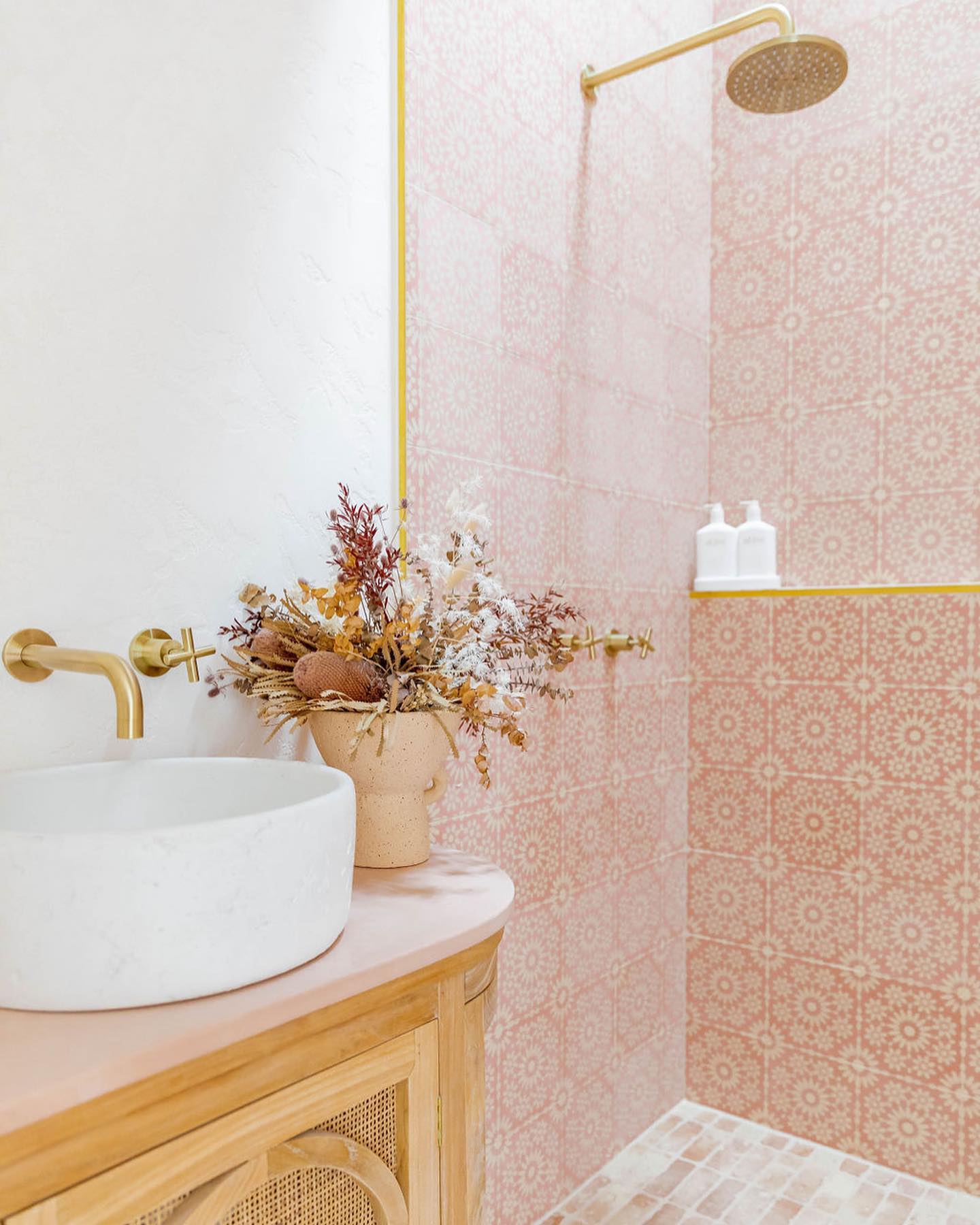 35 Stunning Pink Bathroom Ideas: Transform Your Space with Playful ...