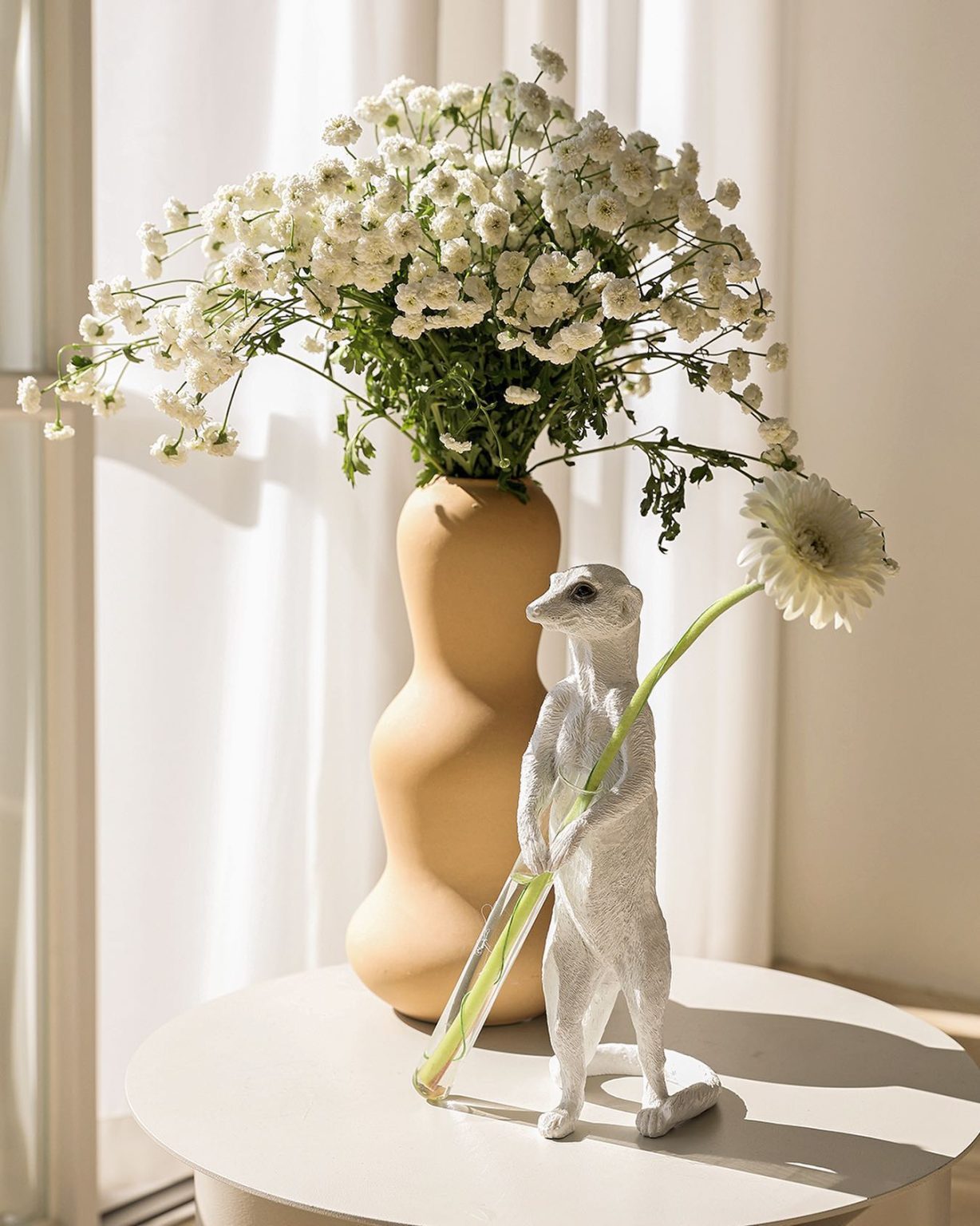 30 Vase Decorating Ideas to Elevate Your Home Décor - placeideal.com
