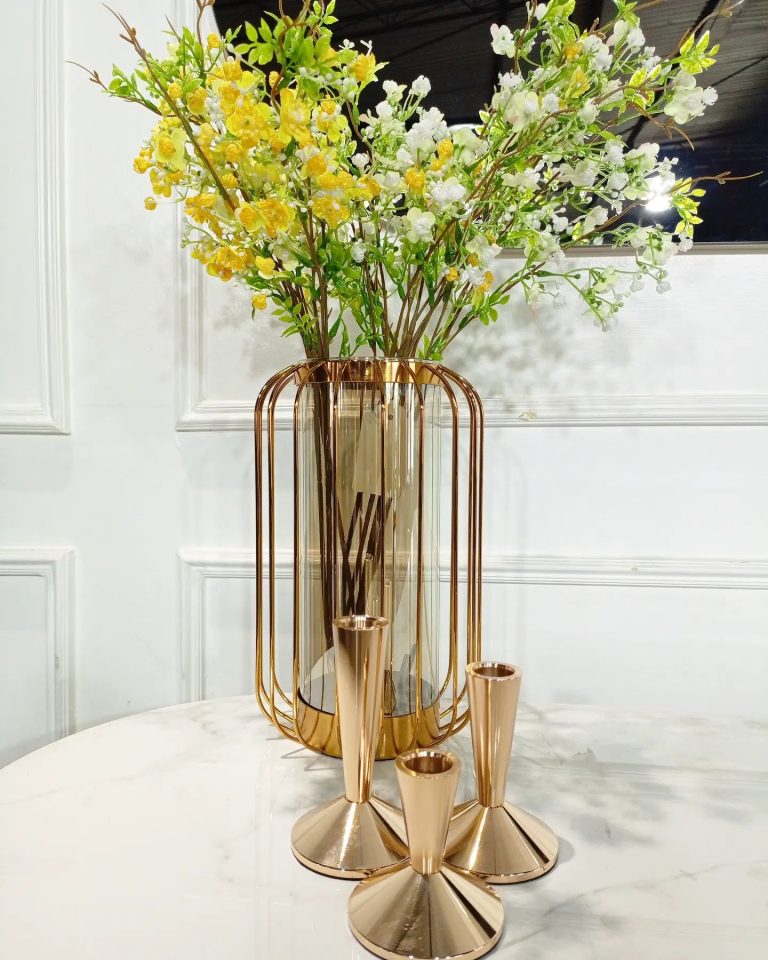30 Vase Decorating Ideas to Elevate Your Home Décor - placeideal.com